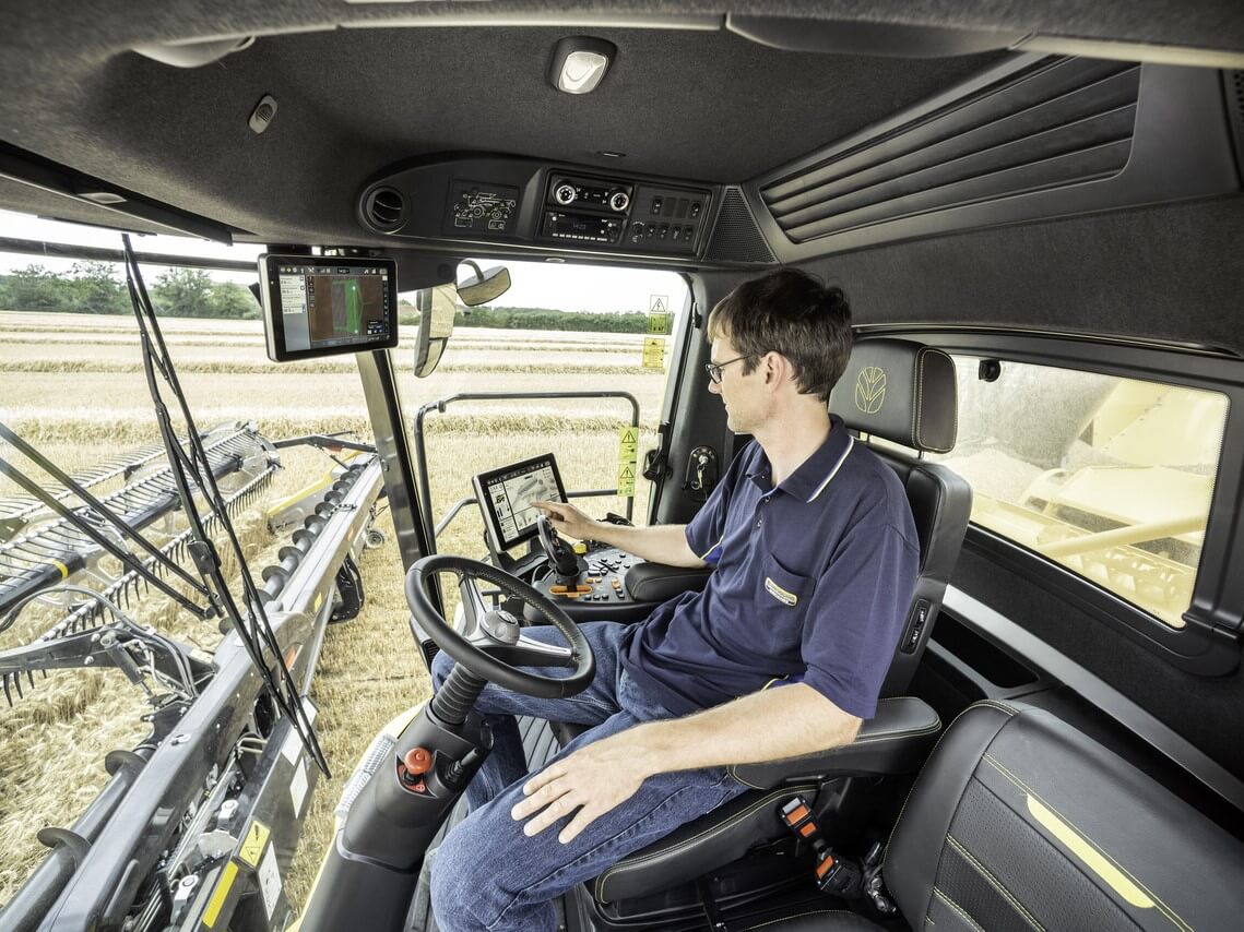 Fue medalla de oro en Agritechnica: cómo es la cosechadora más grande del mundo