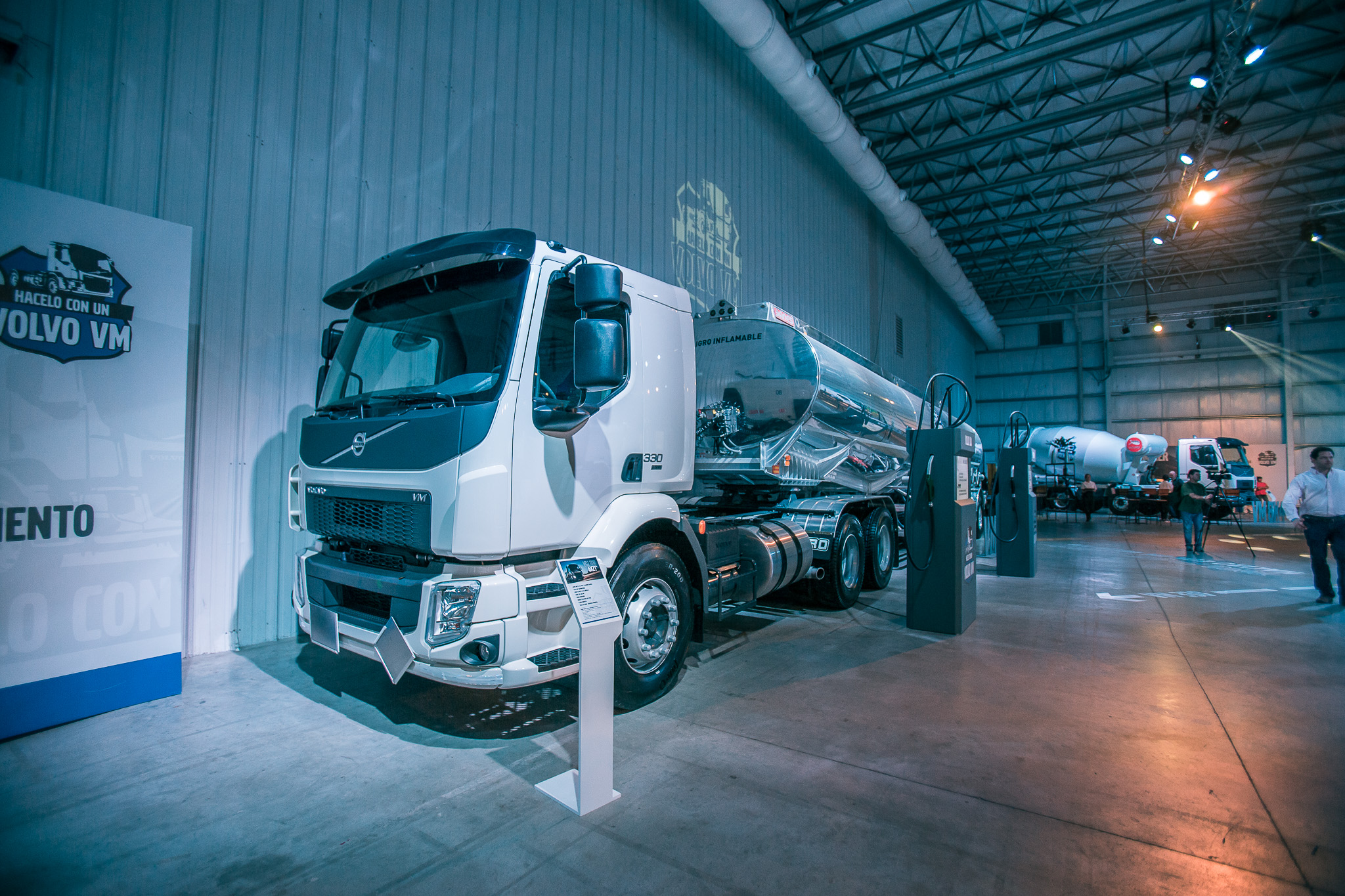 Volvo presentó su completa línea de camiones VM que aseguran mayor ...